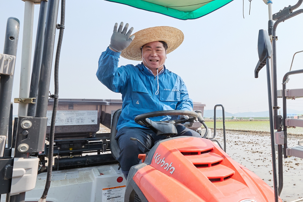 아산시, 농촌 고령화 대응 ‘벼 직파 기술 확산’ 박차